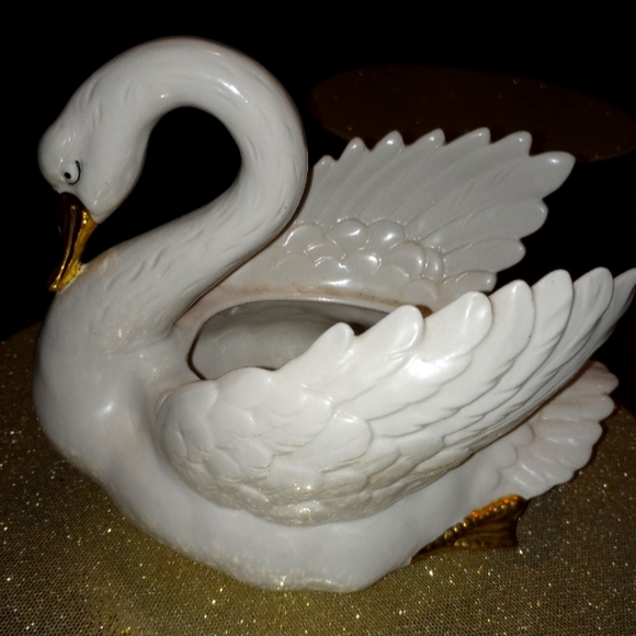 D original Germany | Accents | Swan Planter Flower Arrangement Pot ...